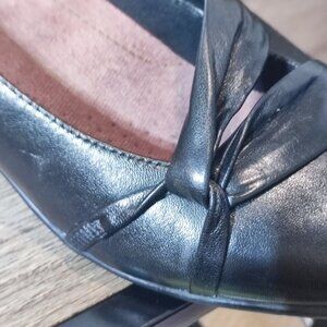 Clarks | Shoes | Clarks Everyday Sugar Plum Leather Pumps 9 Black Block ...